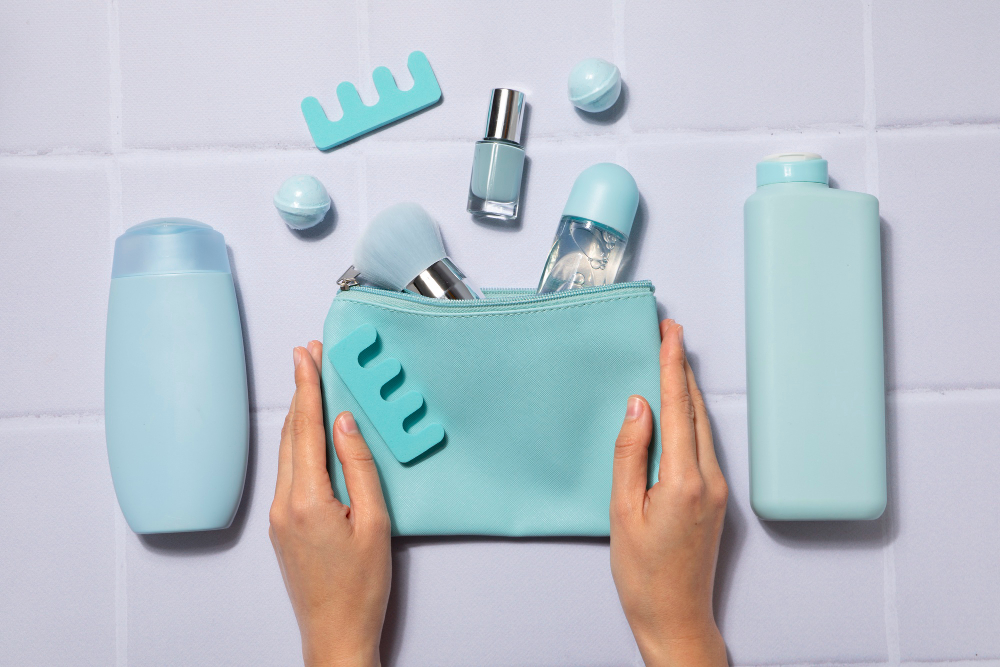 Makeup Pouch Essentials: 10 Must-Have Items for Your Beauty Bag - Skin ...