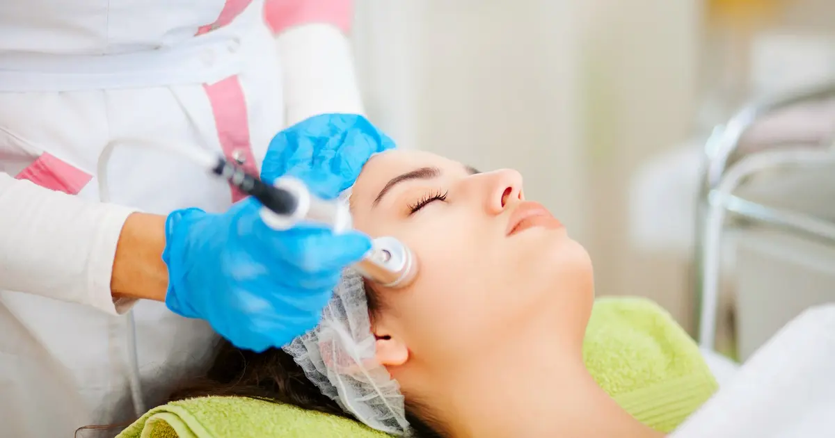 How Much to Tip Facial: Complete Guide to Spa and Esthetician Etiquette ...